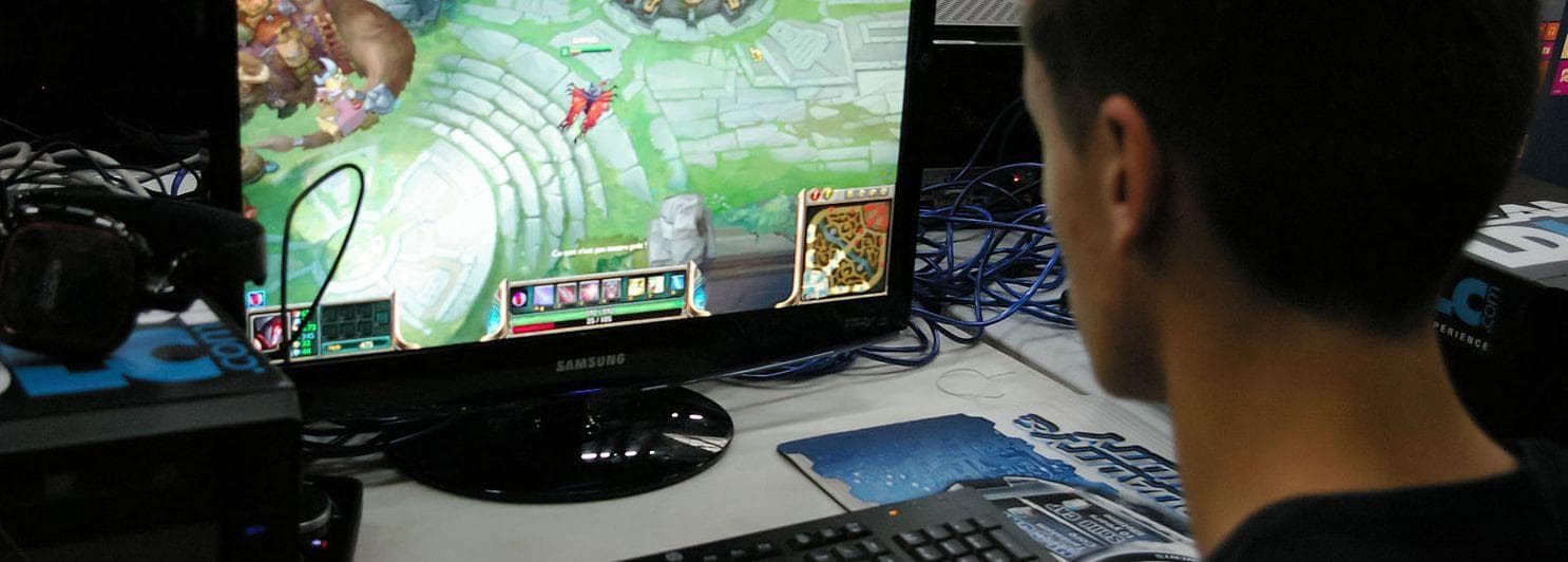 The 25+ Best Girl Gamers on YouTube | Most Popular Gaming Girls