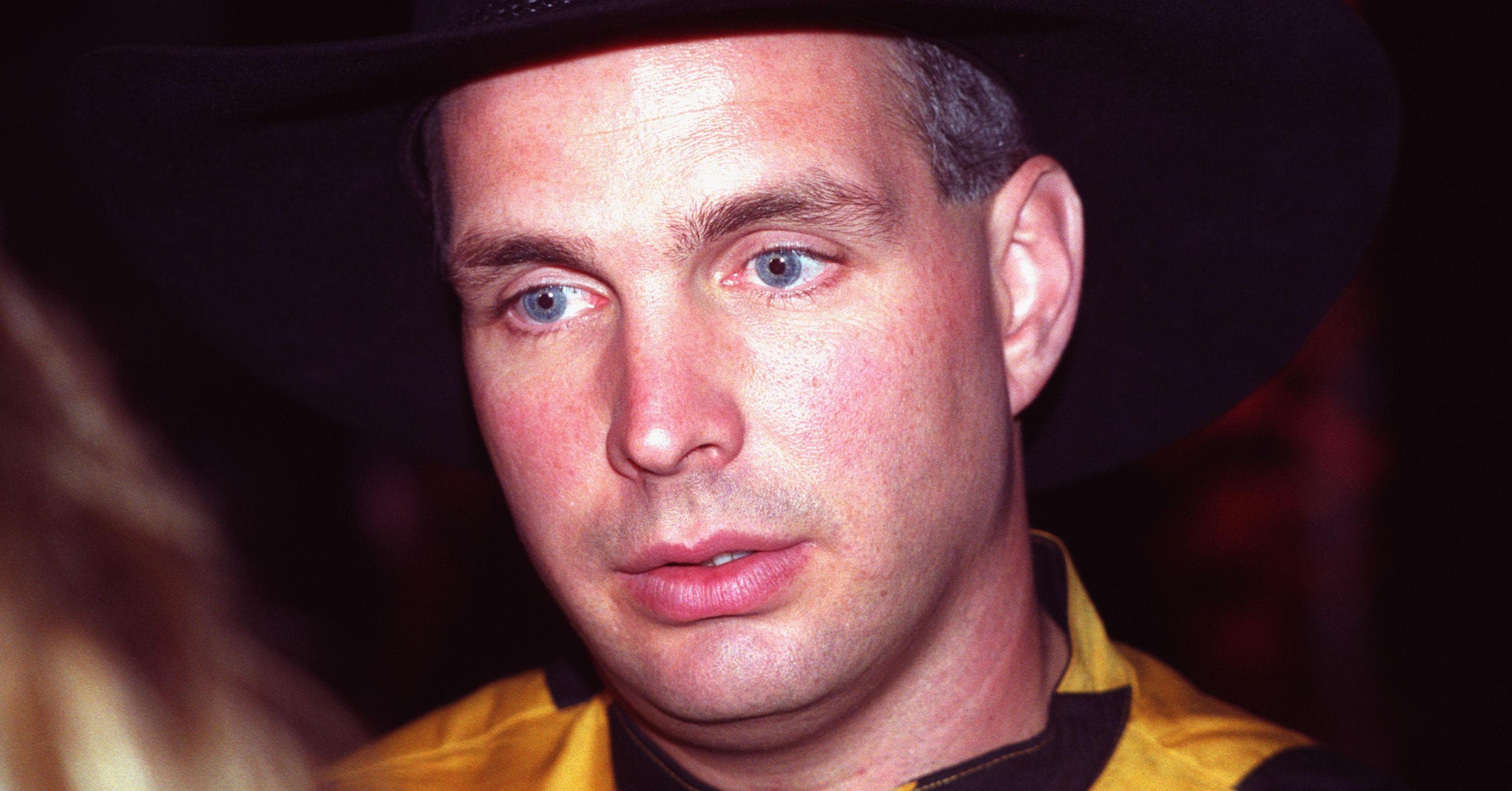 What People Around Garth Brooks Have Said About Him