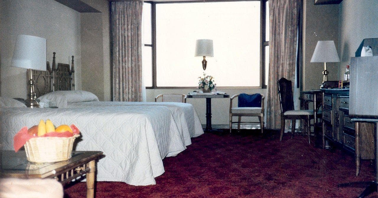 Travelers Share Their Worst Hotel Experiences So You Don't Make The ...