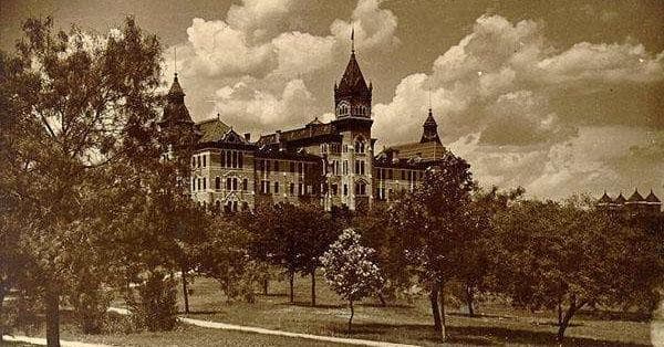 Famous Alumni of University Of Texas At Austin: Celebrities Who Went to ...