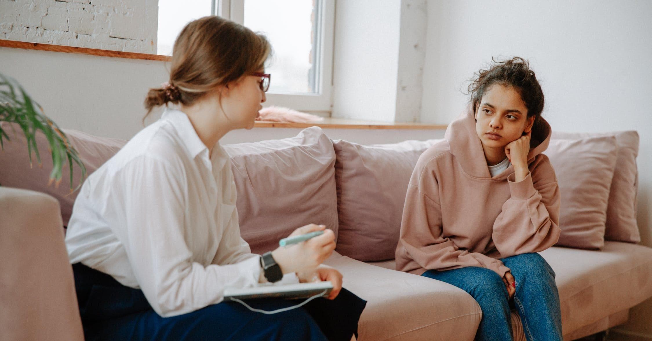 People Who Had Bad Therapists Reveal The Red Flags They Couldn't Ignore