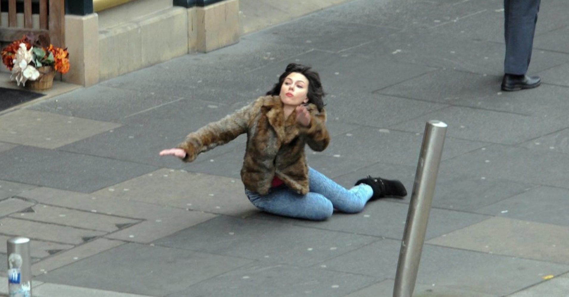 The 30+ Best Scarlett Johansson Falling Down Memes