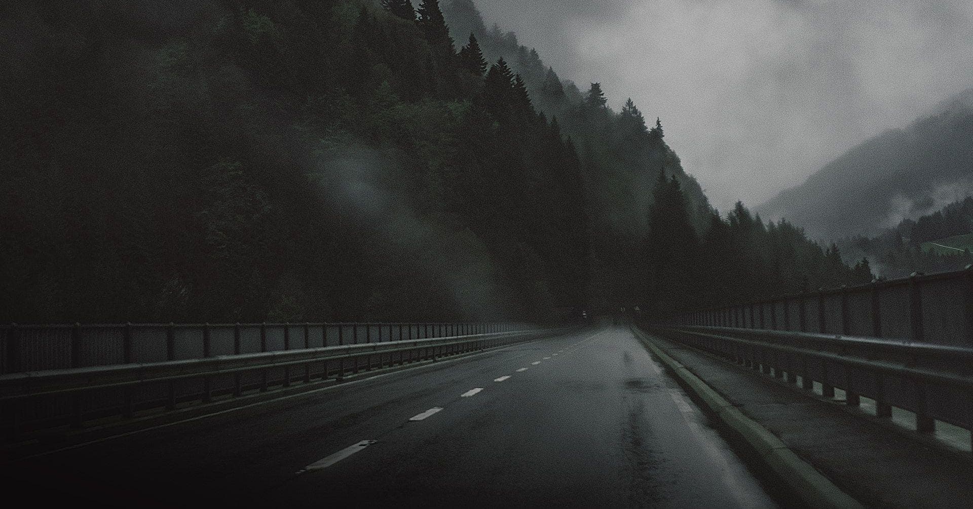 14 People Share Their Middle-Of-Nowhere Road Trip Stops That Turned ...