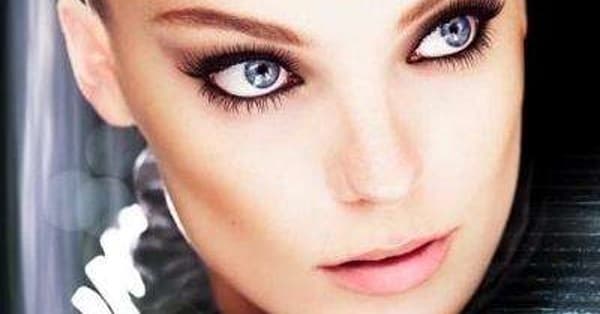 Best Eyeshadow Colors For Blue Eyes To Make Them Pop
