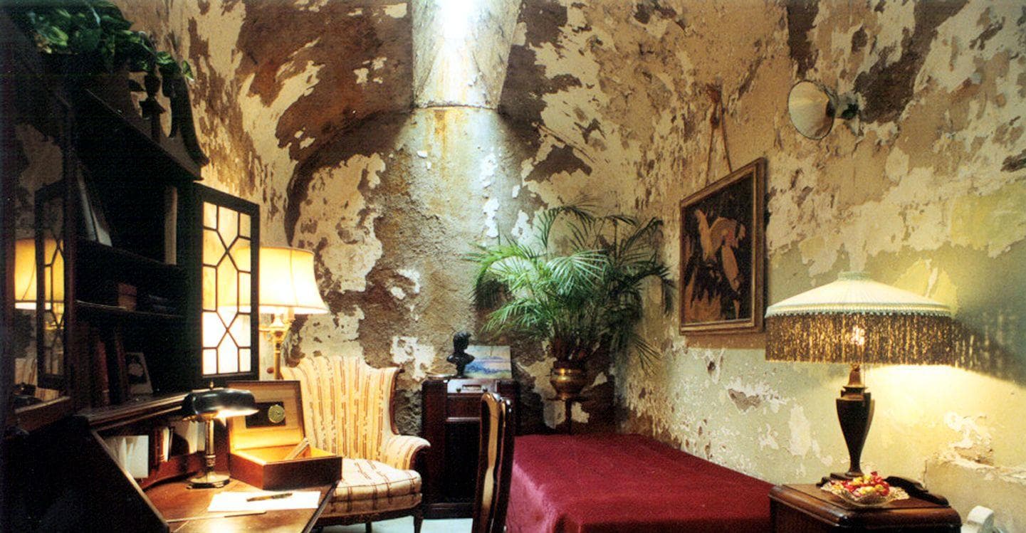 Al Capone's Prison Cell Was Nicer Than A New York Studio Apartment