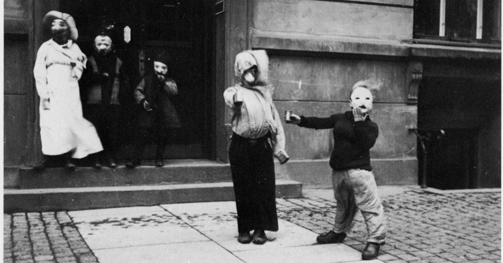 Unintentionally Haunting Historical Photos And What They Reveal About ...