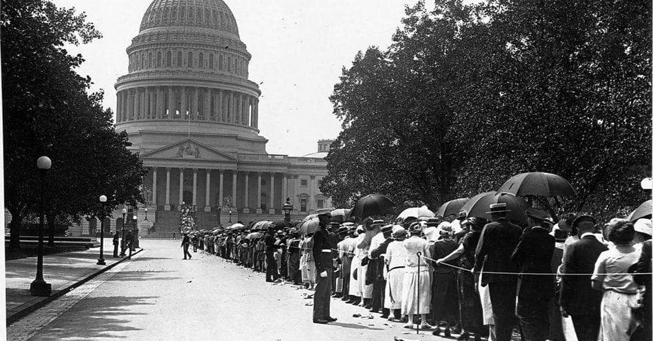 24 Somber Photos Of US Presidential Funerals