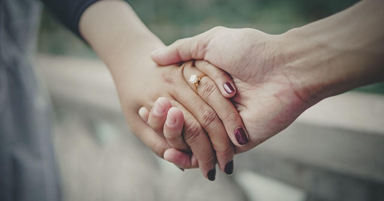 Important Lessons People Learned From First Serious Relationsihp