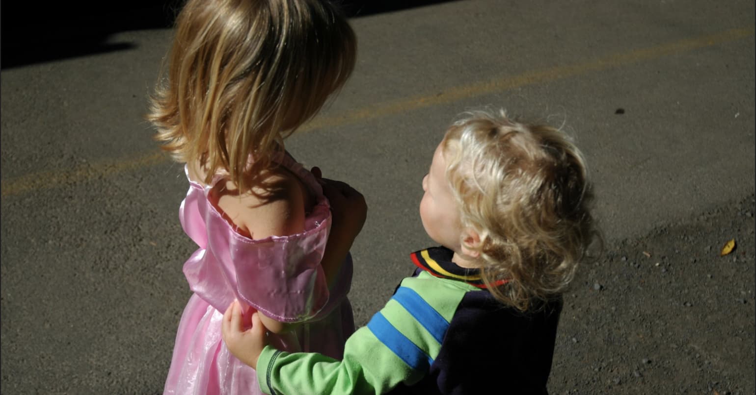 People Describe The Worst Betrayals From Their Siblings