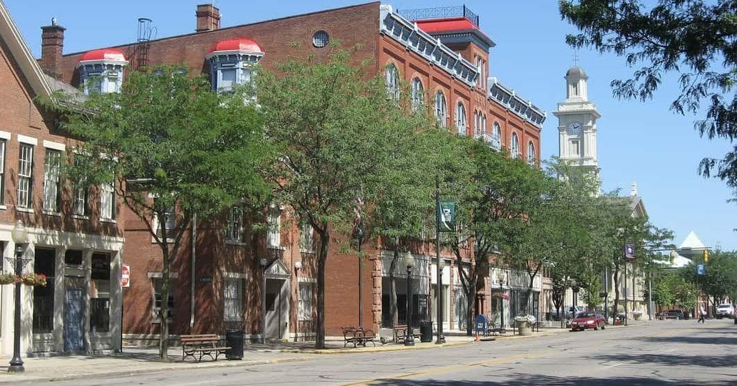 The 10 Best Small Towns To Visit In Ohio For Cute Local Charm