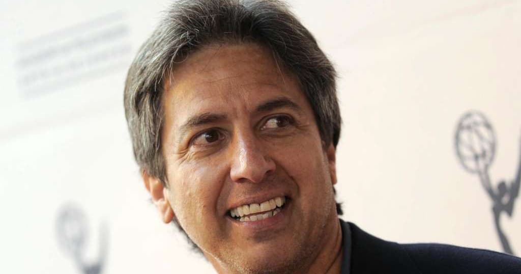 Famous People Allergic to Peanuts | Celebrities with Peanut Allergy