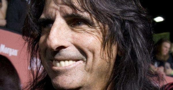 Sherilyn Fenn Bigfoot