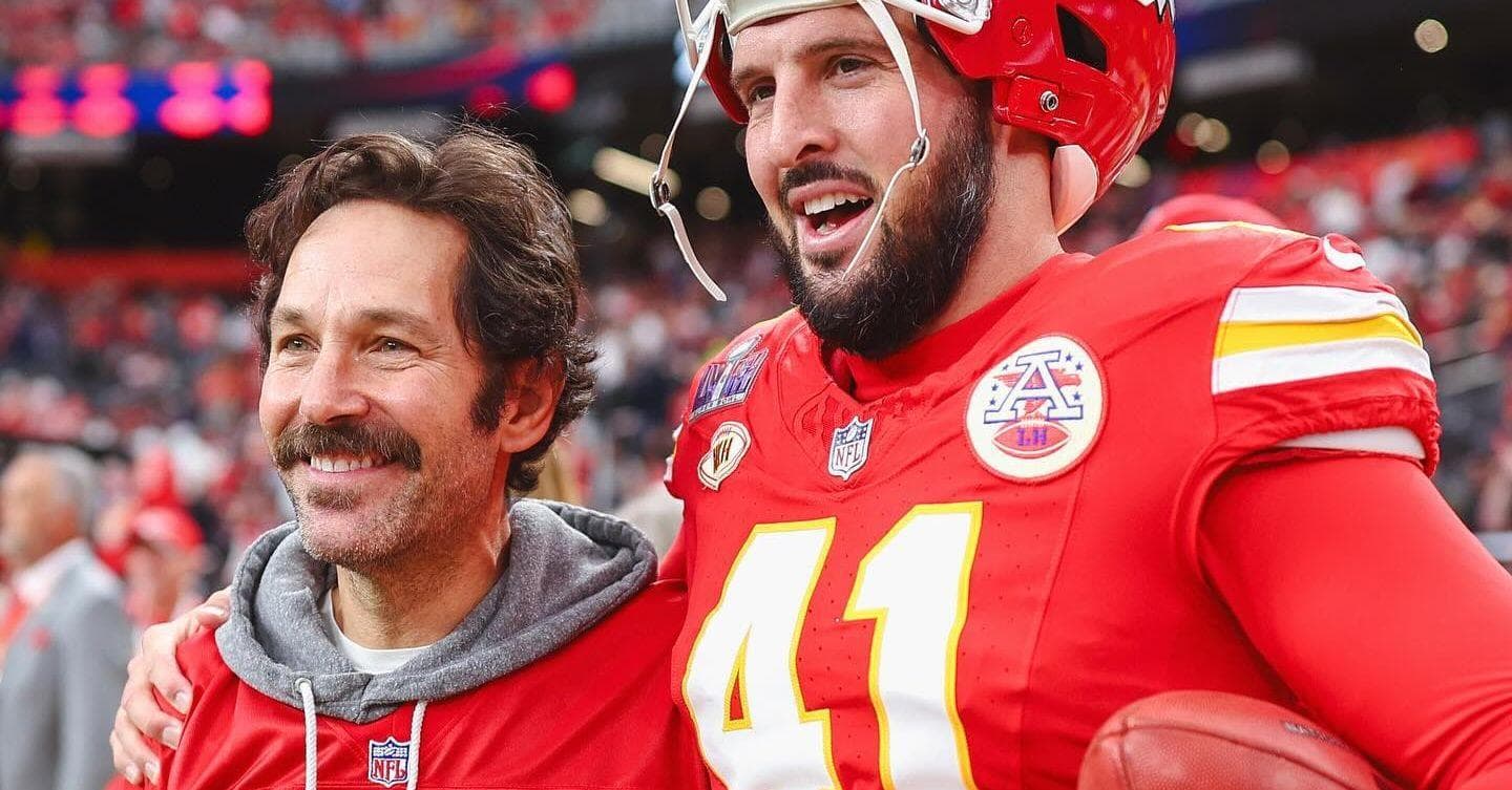 17 Celebrities Who Are Kansas City Chiefs Fans