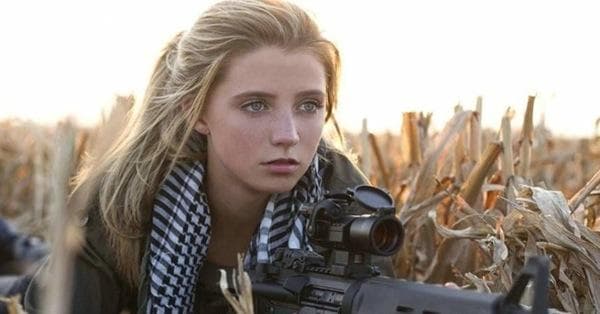 Beautiful Female Soldiers