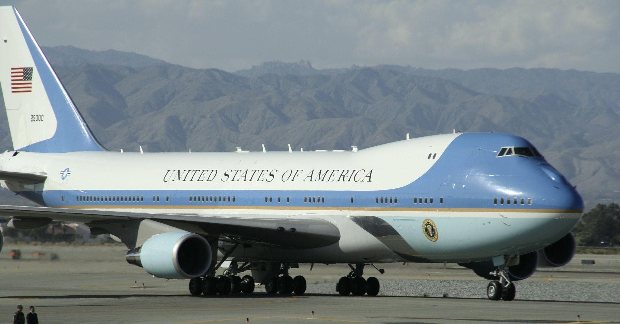 Facts About the President's Air Force One Plane