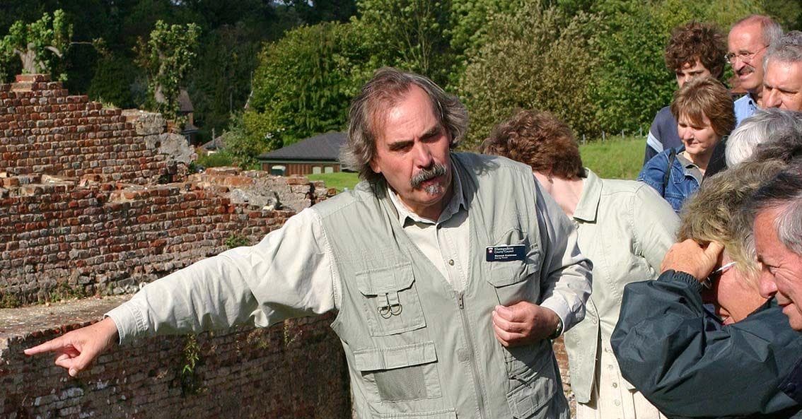 Tour Guides Reveal Their Weirdest Tourist Stories So You Don't Make The ...