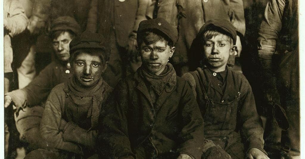 11 Historic Photos That Get More Disturbing The Longer We Look At Them ...