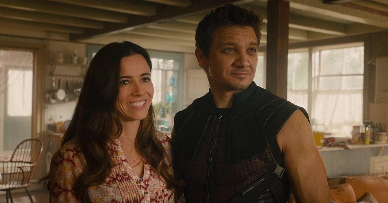 21 Fans Share Headcanons About Hawkeye That Actually Make Sense