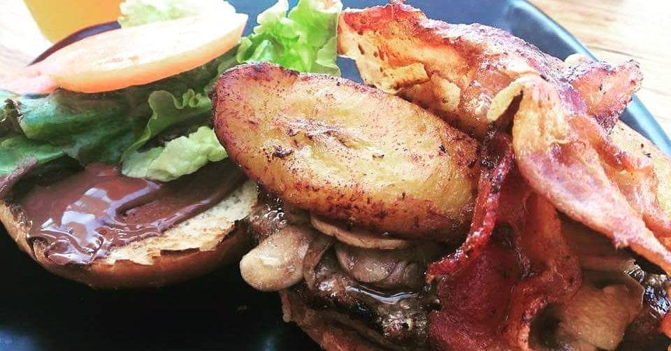 Crazy Burgers | Biggest Weird Burgers (with Photos)