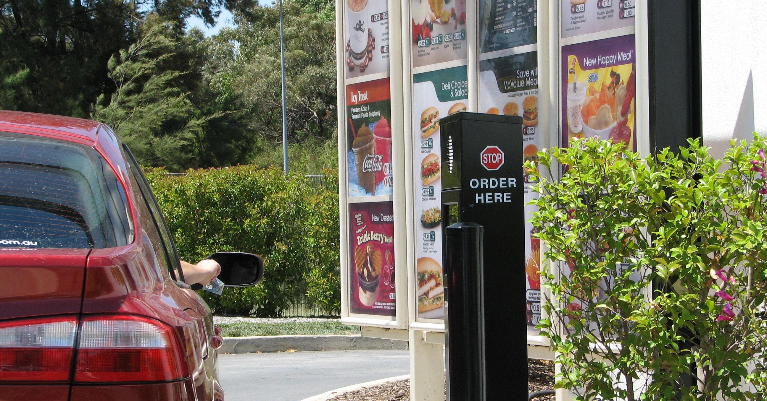 Fast Food Workers Share Their Weirdest Drive Thru Customers So You Don ...