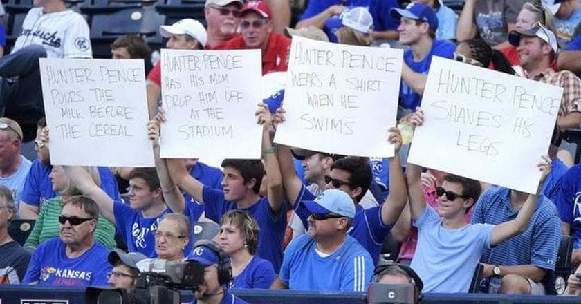 34 Funny Fan Signs at Baseball Games