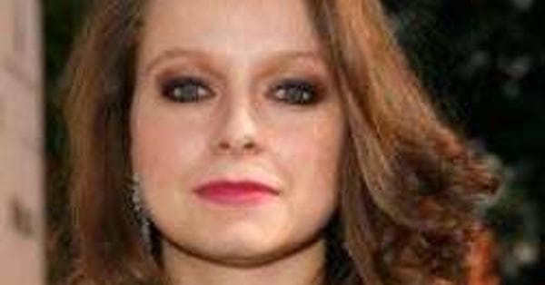 Famous People From Nottingham | List of Celebrities Born in Nottingham