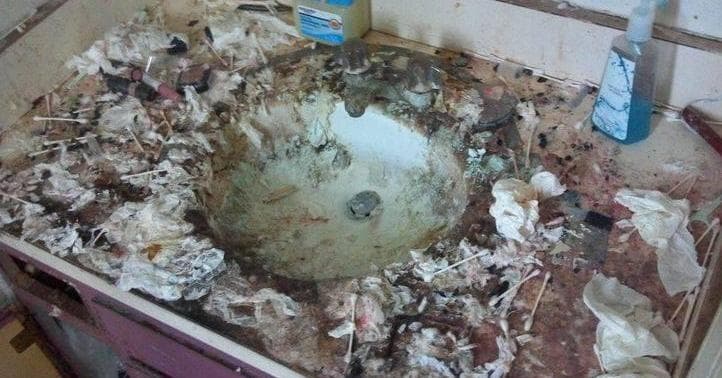 Messy Pictures | Photos That Annoy Neat Freaks