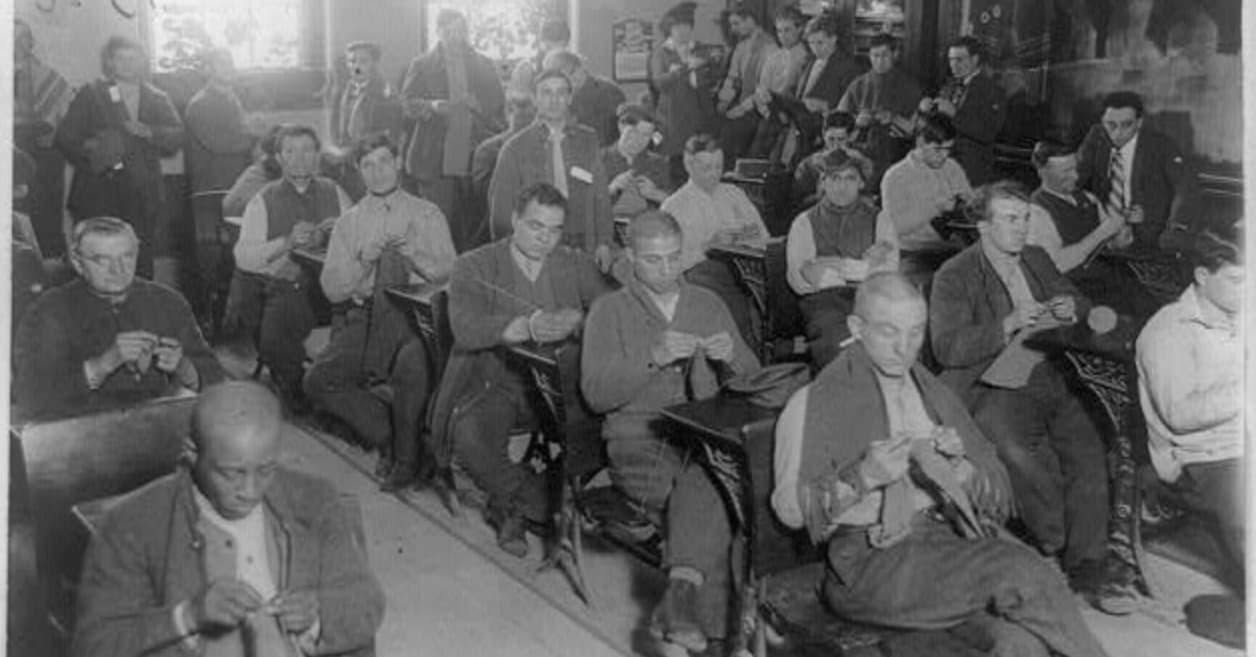 19 Eye-Opening Photos Of Prisoners From History