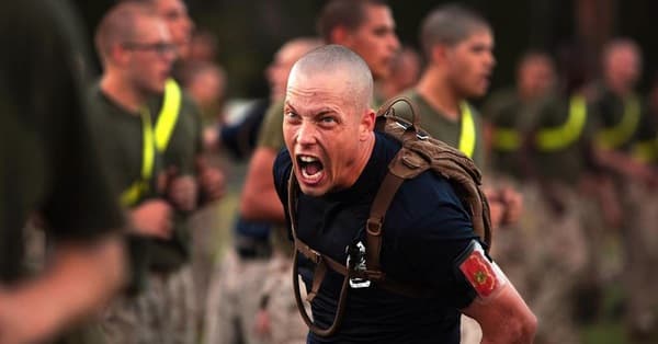 28 Pictures of Marine Drill Instructors Yelling at Recruits