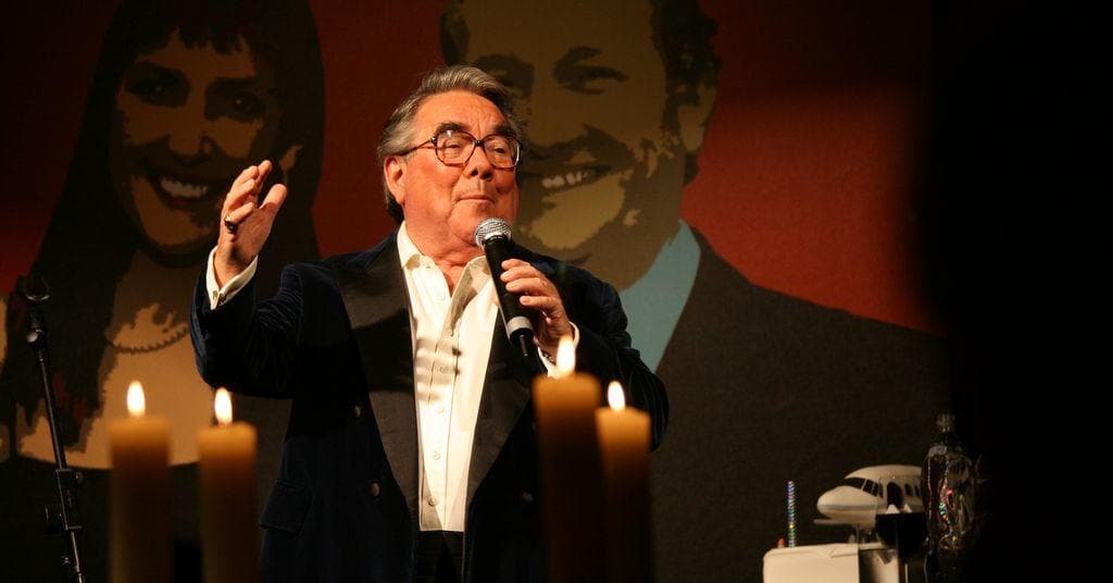 Male Celebrities Who Are 5’0" Tall