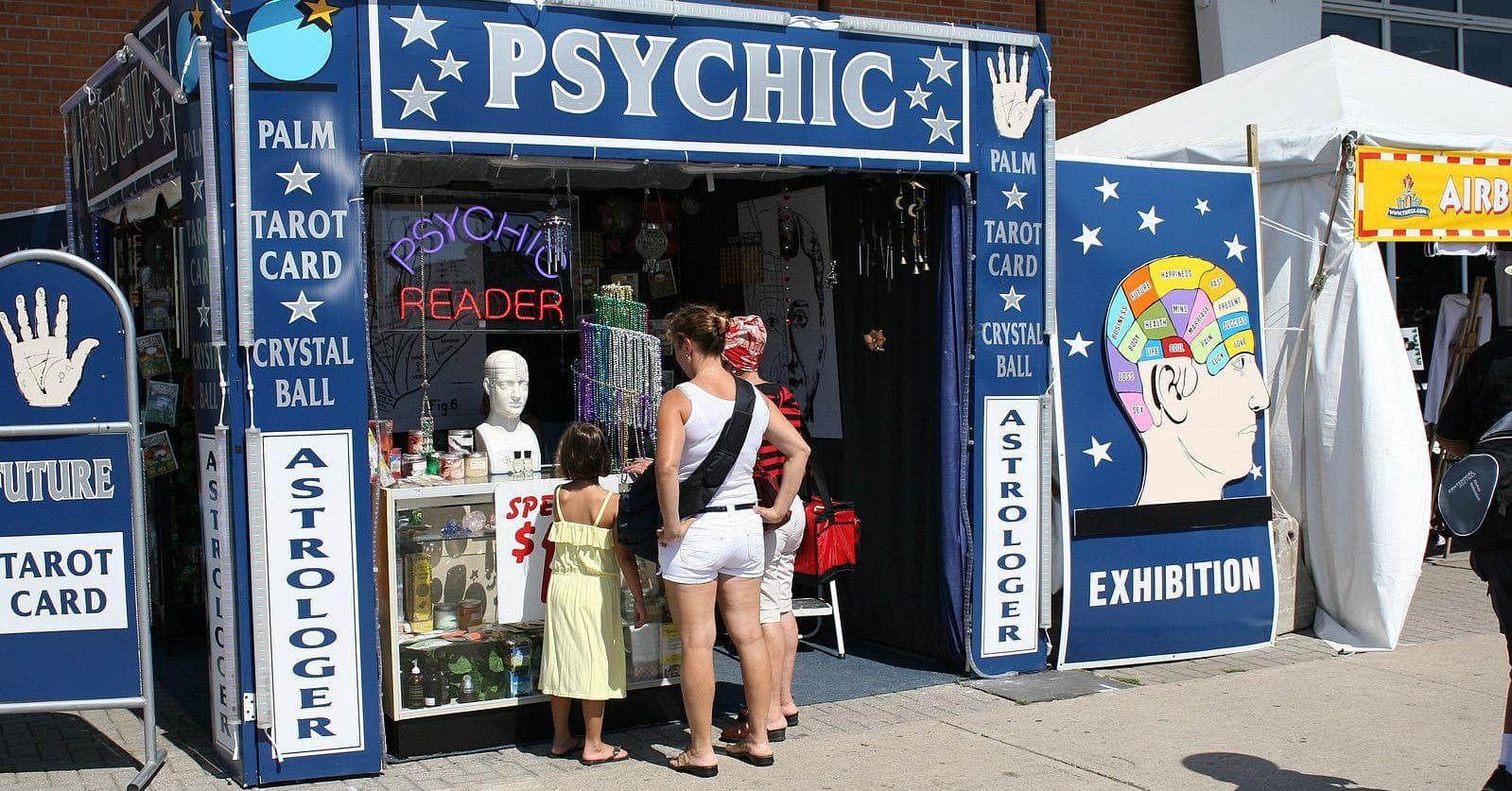 Weird Facts About The Psychic And Medium Industry