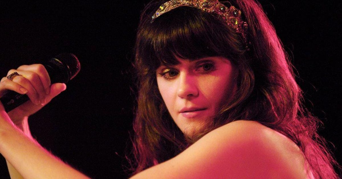 50 Celebrities Who Know How To Rock Bangs 50 Celebrities Who Know How To Rock Bangs