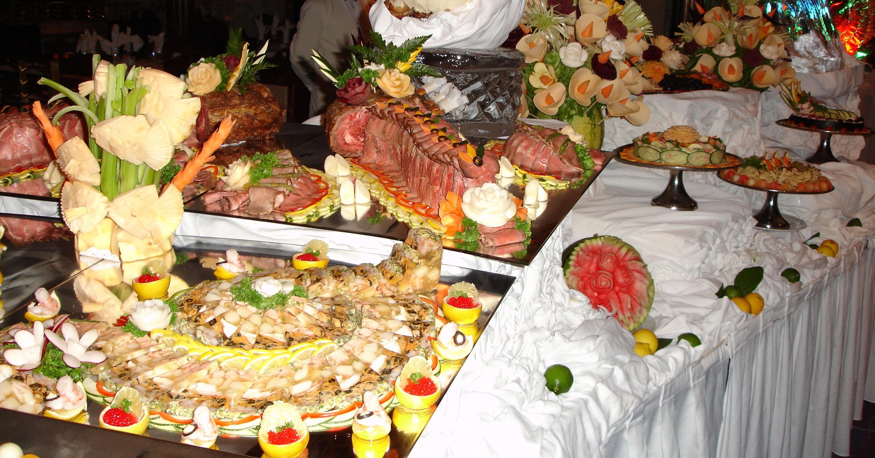 Weird History Readers Share Their Most Memorable Buffet Experiences