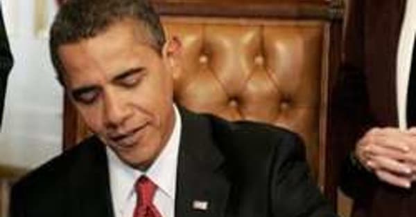 Left Handed Celebrities | Famous Left Handers