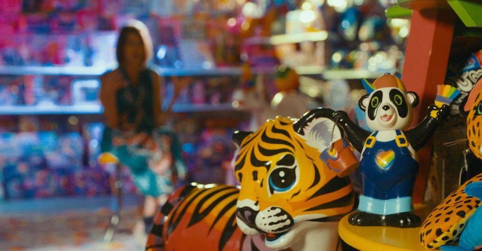 Who Is Lisa Frank? Her Real-Life Story Is As Colorful As Her School Supplie