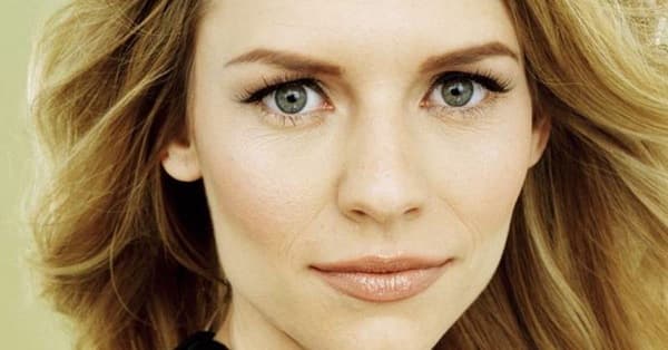 April Girls Mag Claire