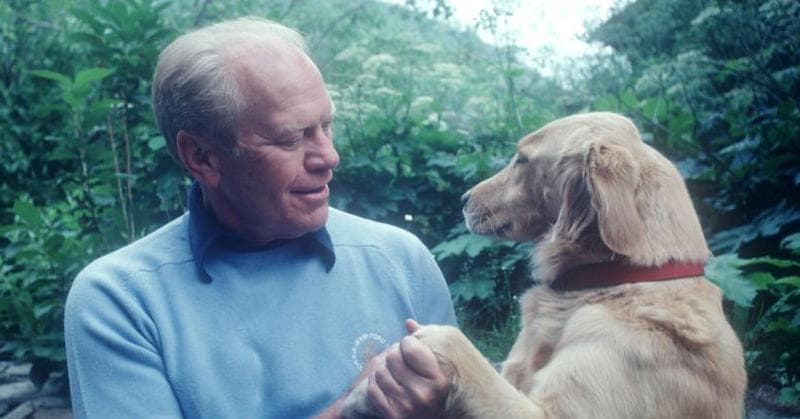 30+ Adorable Photos of US Presidents with Their Pets