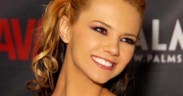 Famous Female Cheerleaders | List of Top Female Cheerleaders