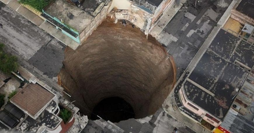 15 Pictures Of Sinkholes That Are Scary-Deep