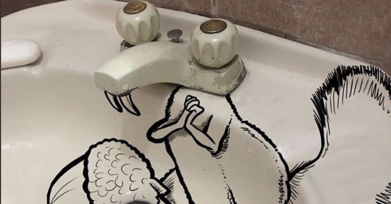 25 Faces Hidden On Everyday Objects That Look Weirdly Wholesome