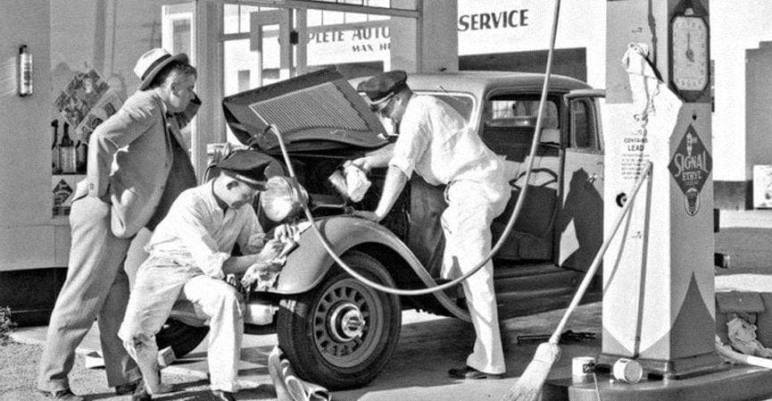 27 Fascinating Pictures Of Vintage Gas Stations