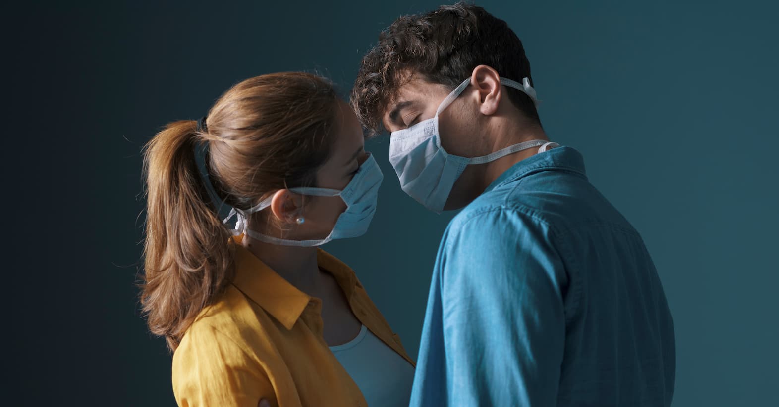 19 Couples Who Prove That Romance Isn't Dead, Even During Quarantine