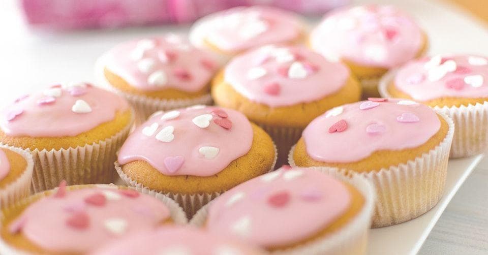 50+ Famous People Born On October 8