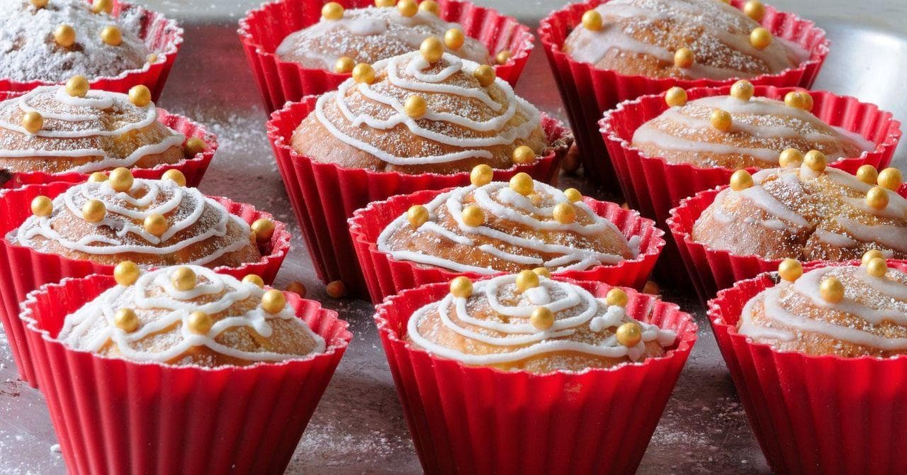 50+ Famous People Born On November 19