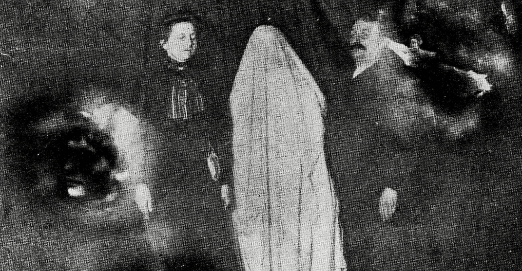 24 Creepy Examples of Victorian Spirit Photography