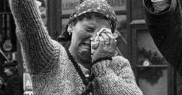 The Story Behind The Photo Of A Weeping Woman Saluting Nazi Soldiers ...