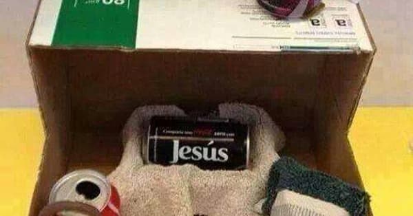 55 Nativity Scenes That Are Way Funnier Than Normal Ones