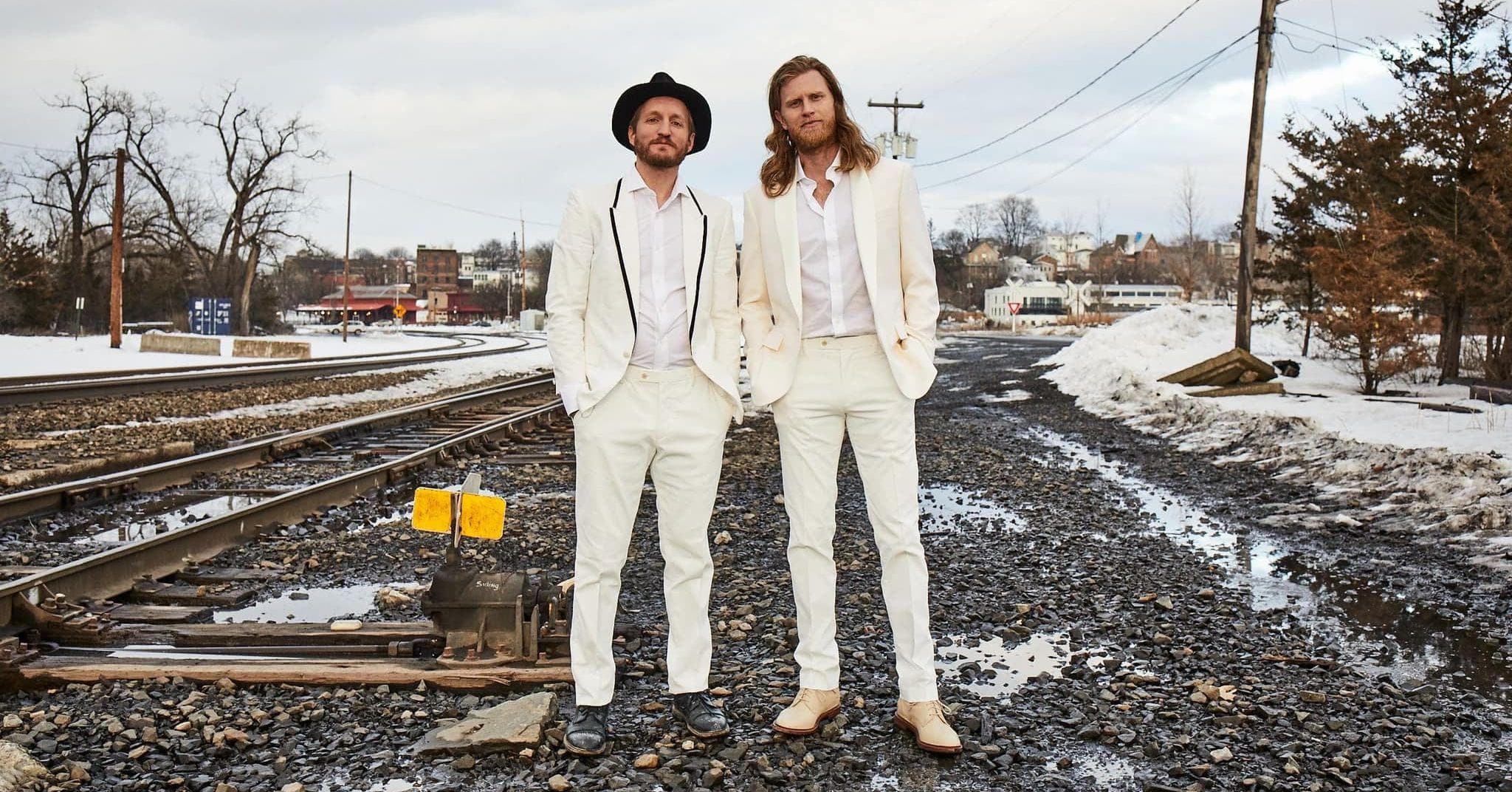 The 30 Best Modern Folk Bands & Artists, Ranked