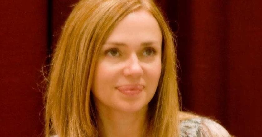 The 30+ Best Vanessa Angel Movies, Ranked By Fans