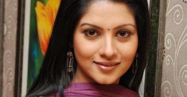 Payal Sarkar In Cross Connection